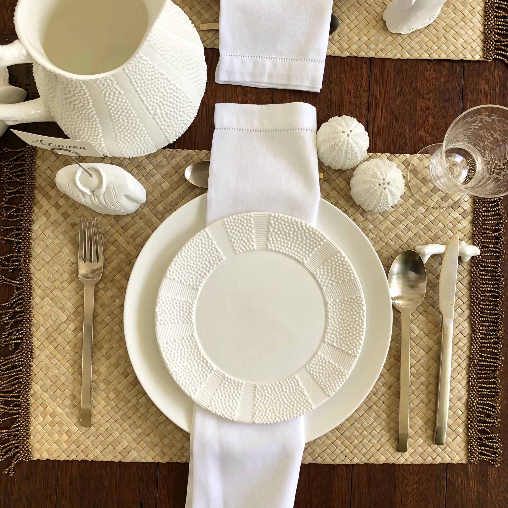 White Salungo salt and pepper shakers – Liwayway.ph