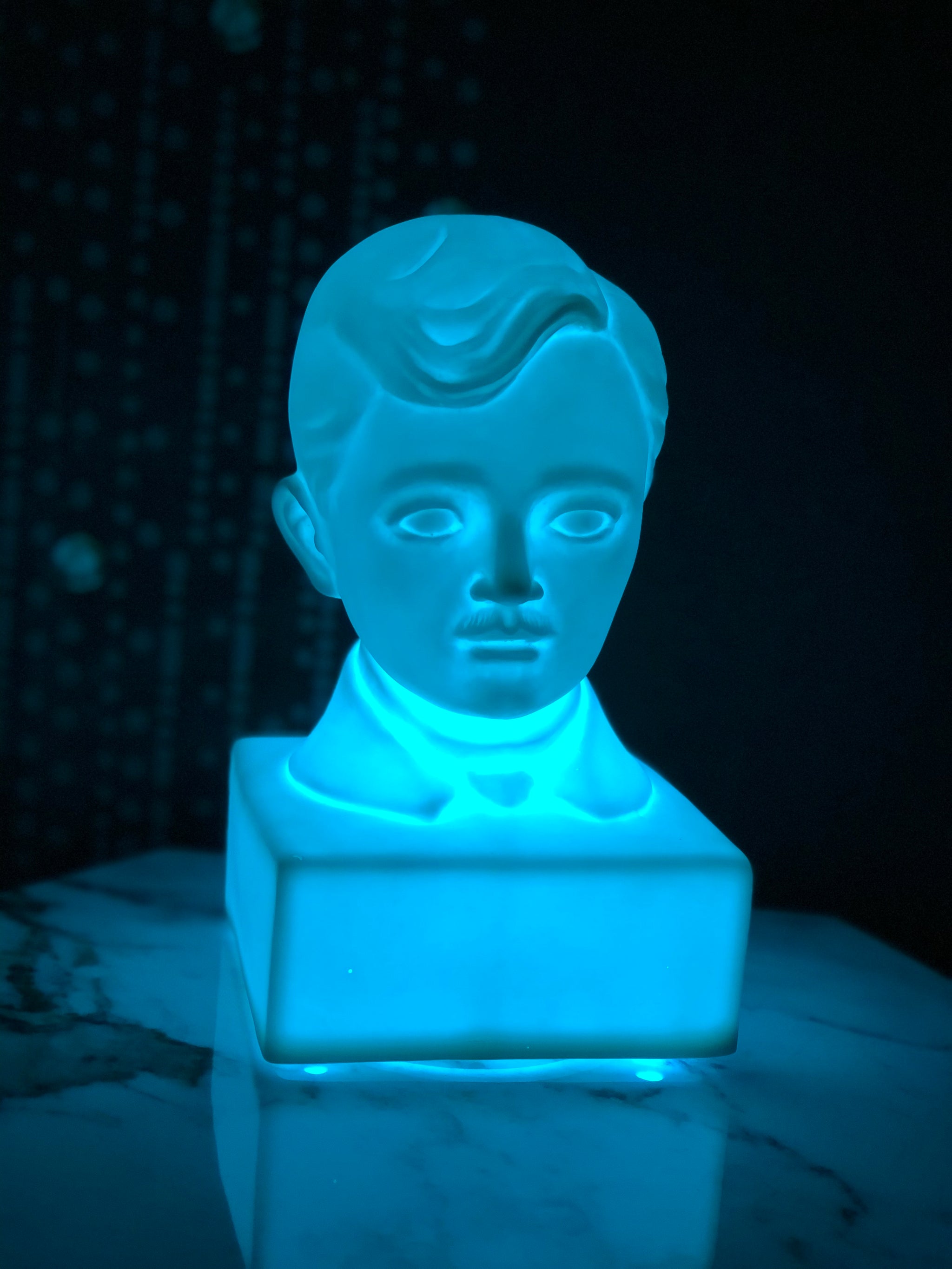 Jose Rizal lamps – Liwayway.ph